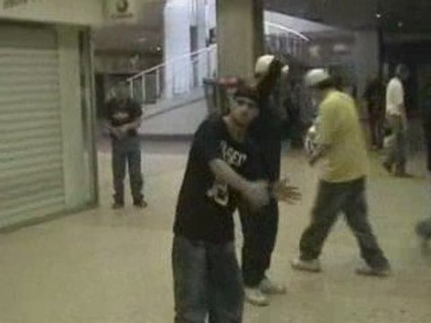 Vidéos de KIUYG HYGTFR - Dailymotion