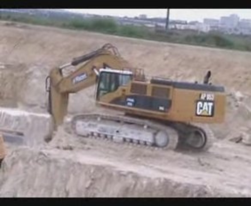 Caterpillar 385C LME - Vidéo Dailymotion