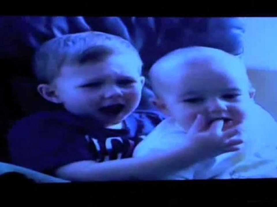 Charlie Bit Me -- MIKE RELM REMIX LIVE - video Dailymotion