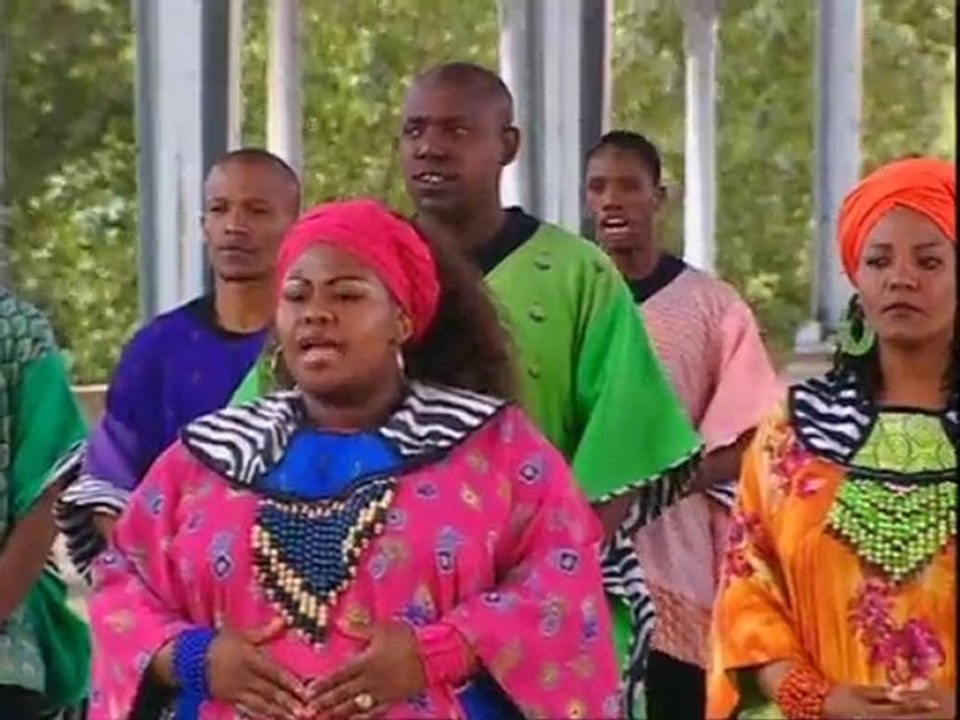Soweto Gospel Choir - Mbube (Lion Sleeps Tonight) - video Dailymotion