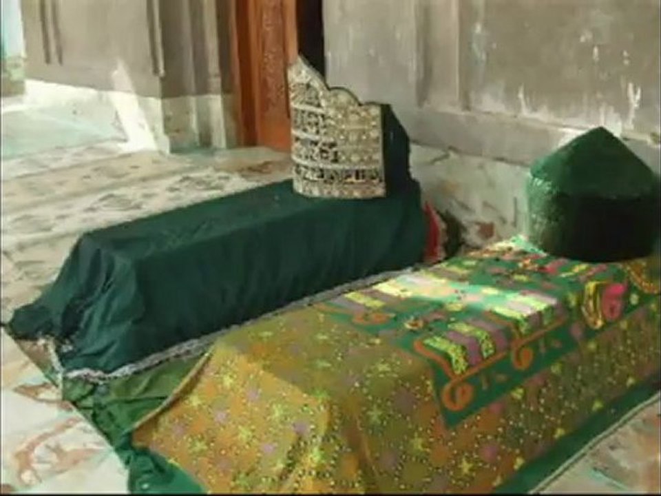 Inside full view of Dargah Mashori Sharif Larkana - video Dailymotion