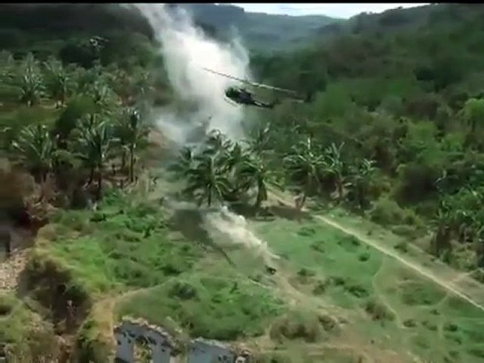 Platoon - Scene - (Death of Sgt. Elias) - Vídeo Dailymotion