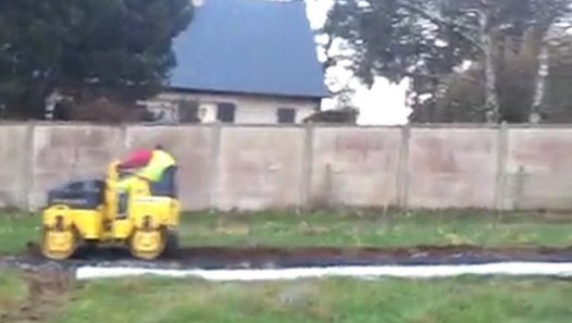 Mise en place du grattage de route - Vidéo Dailymotion