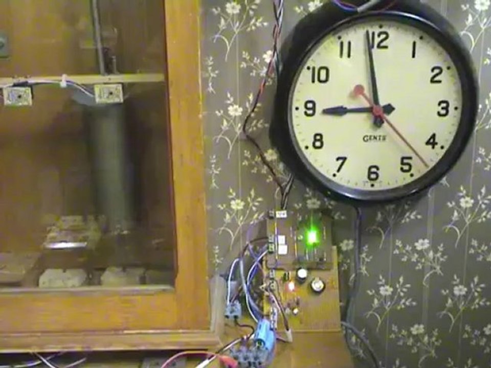 Gents 1 seconds impulse clock and schema - video Dailymotion