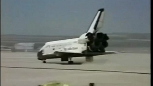 [STS-1] Landing of Space Shuttle Columbia at Edwards AFB - video ...