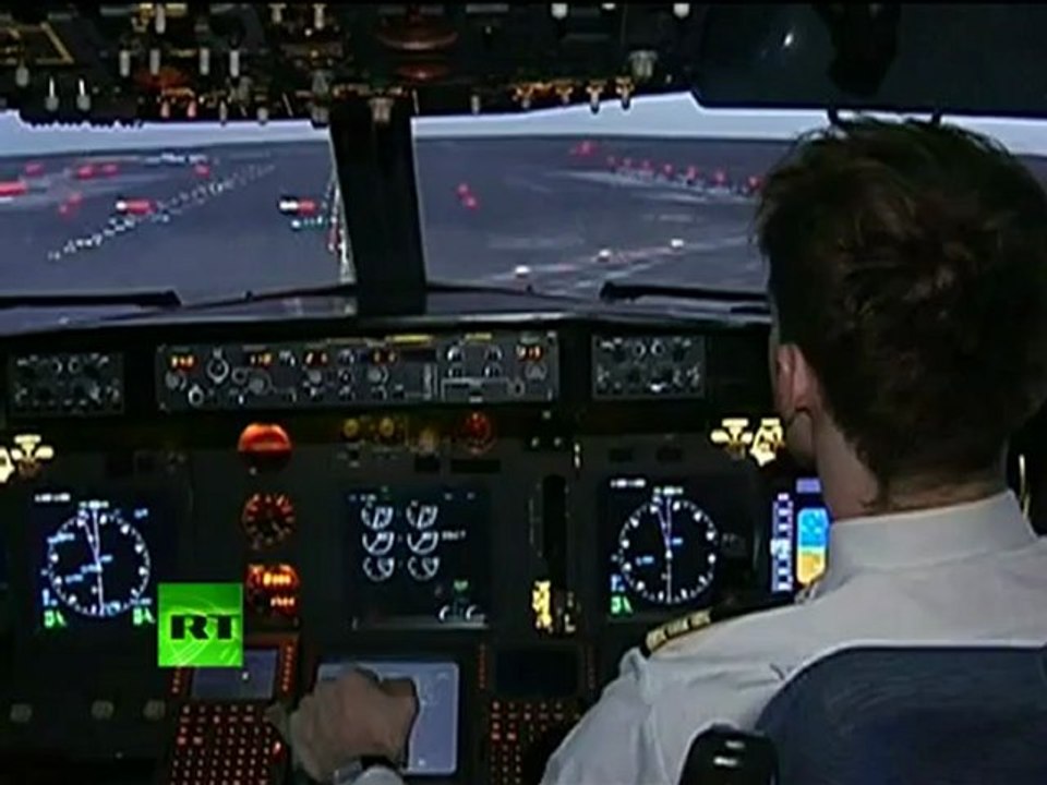 'Laser attack' caught on tape: View from plane cockpit - video Dailymotion