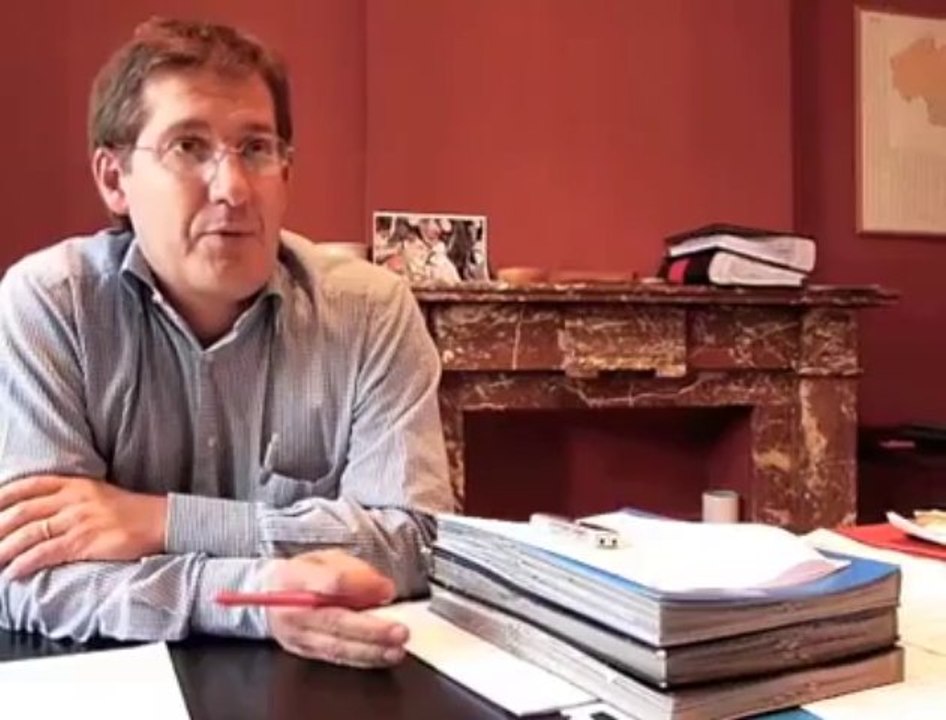 3 questions a André Denis - Vidéo Dailymotion