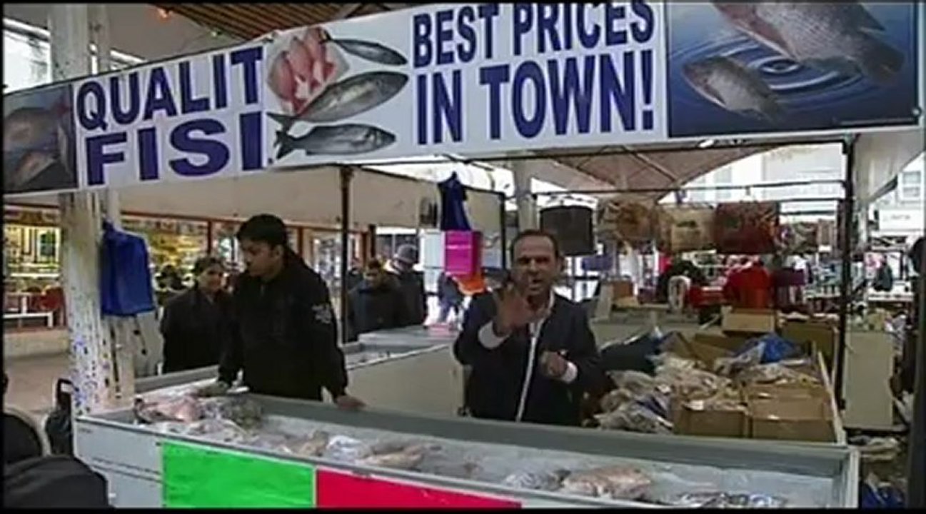 London: Muhammad Shahid Nazir - 'One Pound Fish' man in bid for stardom - video Dailymotion