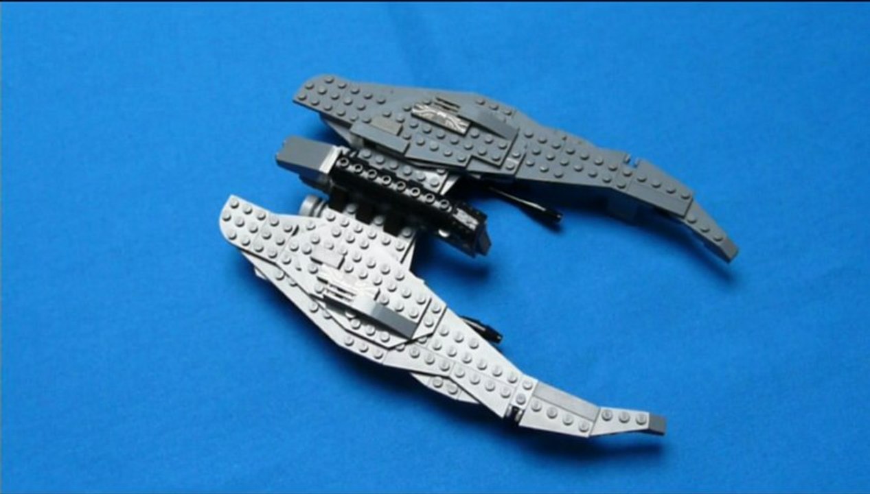 How to build the LEGO Cylon Raider from Battlestar Galactica - Vidéo ...