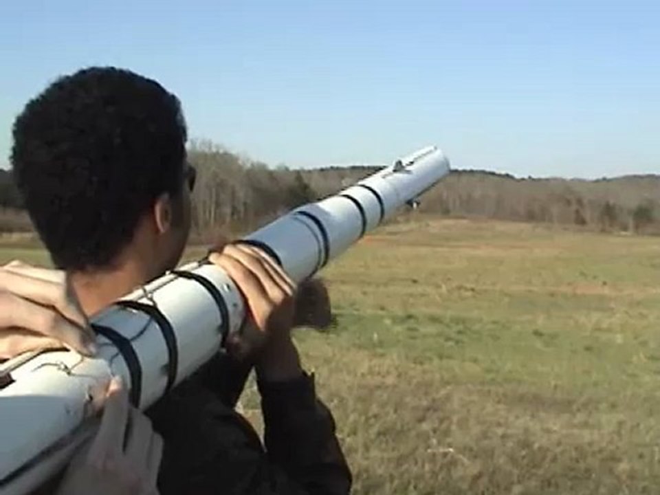 Homemade Shoulder-fired Rocket Launcher - video Dailymotion