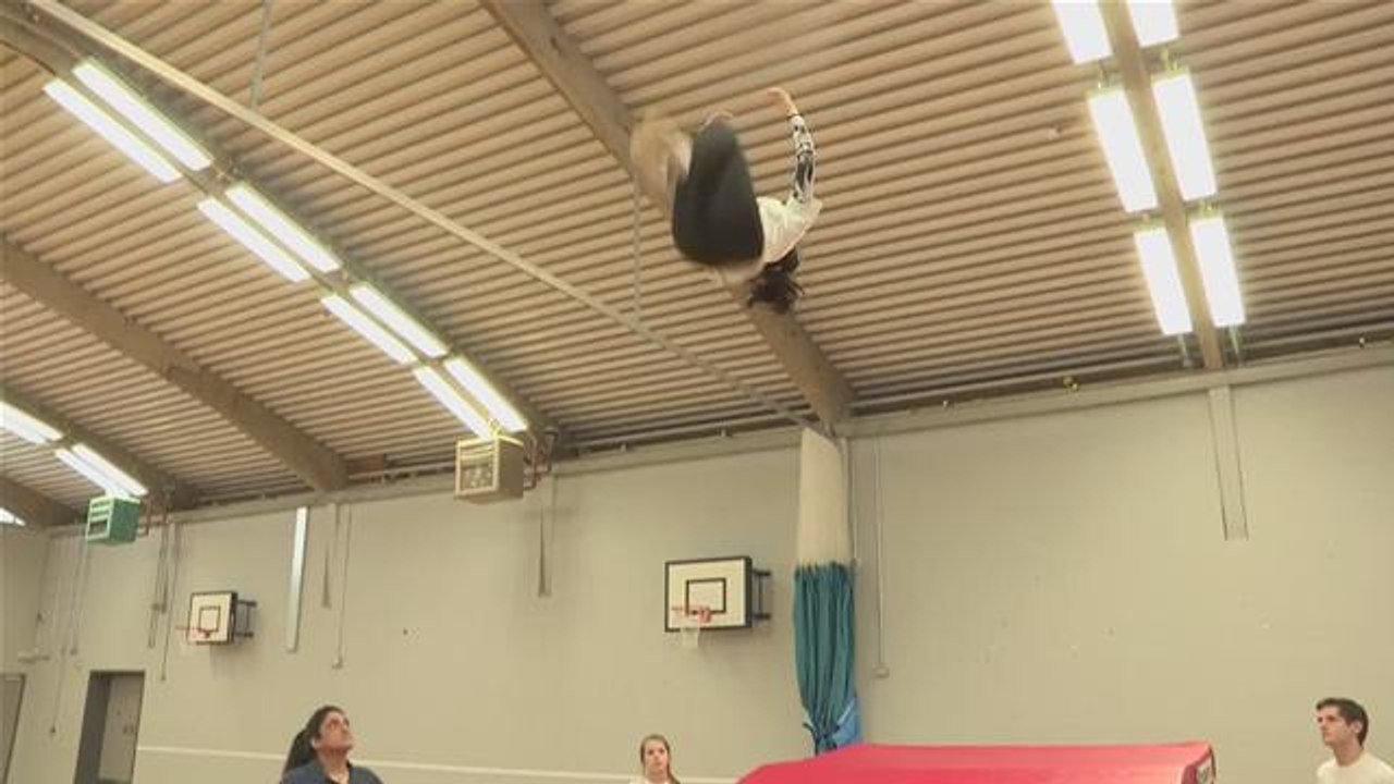 Step By Step Guide To Back Flips In Trampolining - video Dailymotion