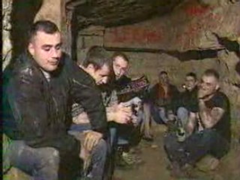 Batskin dans les catacombes skinhead - Vidéo Dailymotion