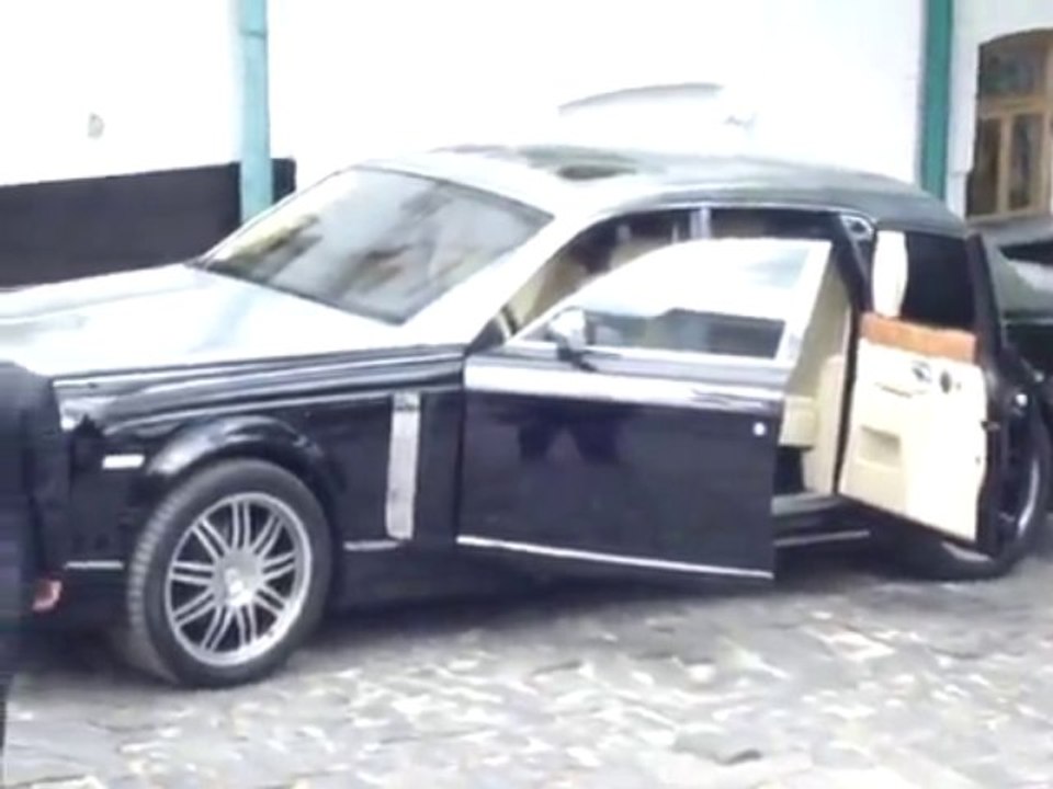 Real Russian Mafia Members In Kiev! Phantom Rolls Royce & Mercedes ...