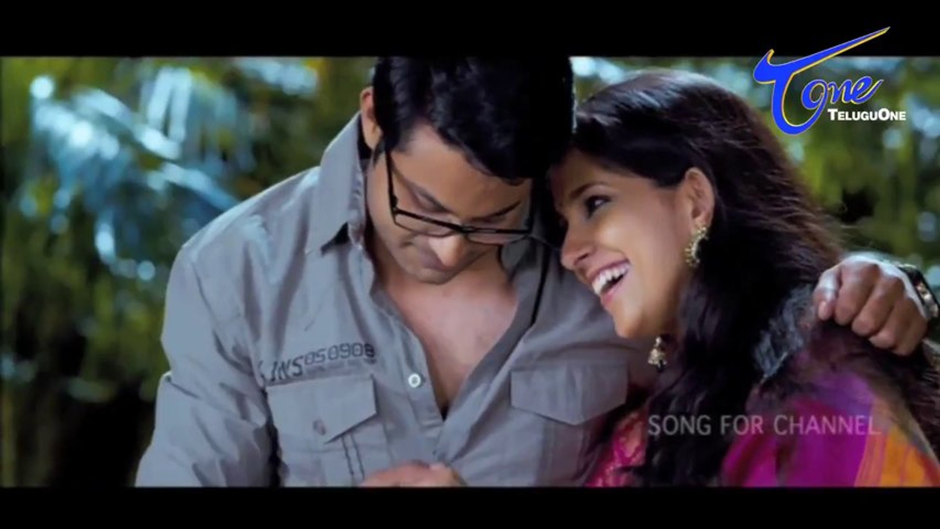 Aparna Nair Navel In Chinni Chinni Aasa