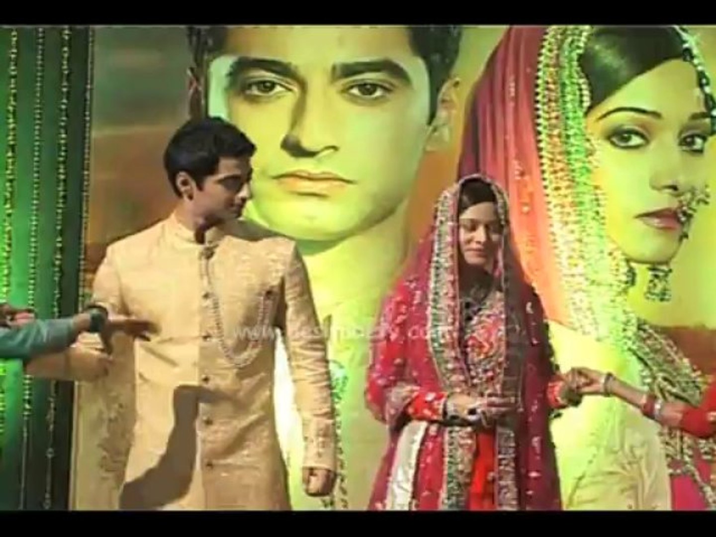 Zain And Aliya Romantic Scenes Cok.Gif GIF Cok Beintehaa Aliya Zain