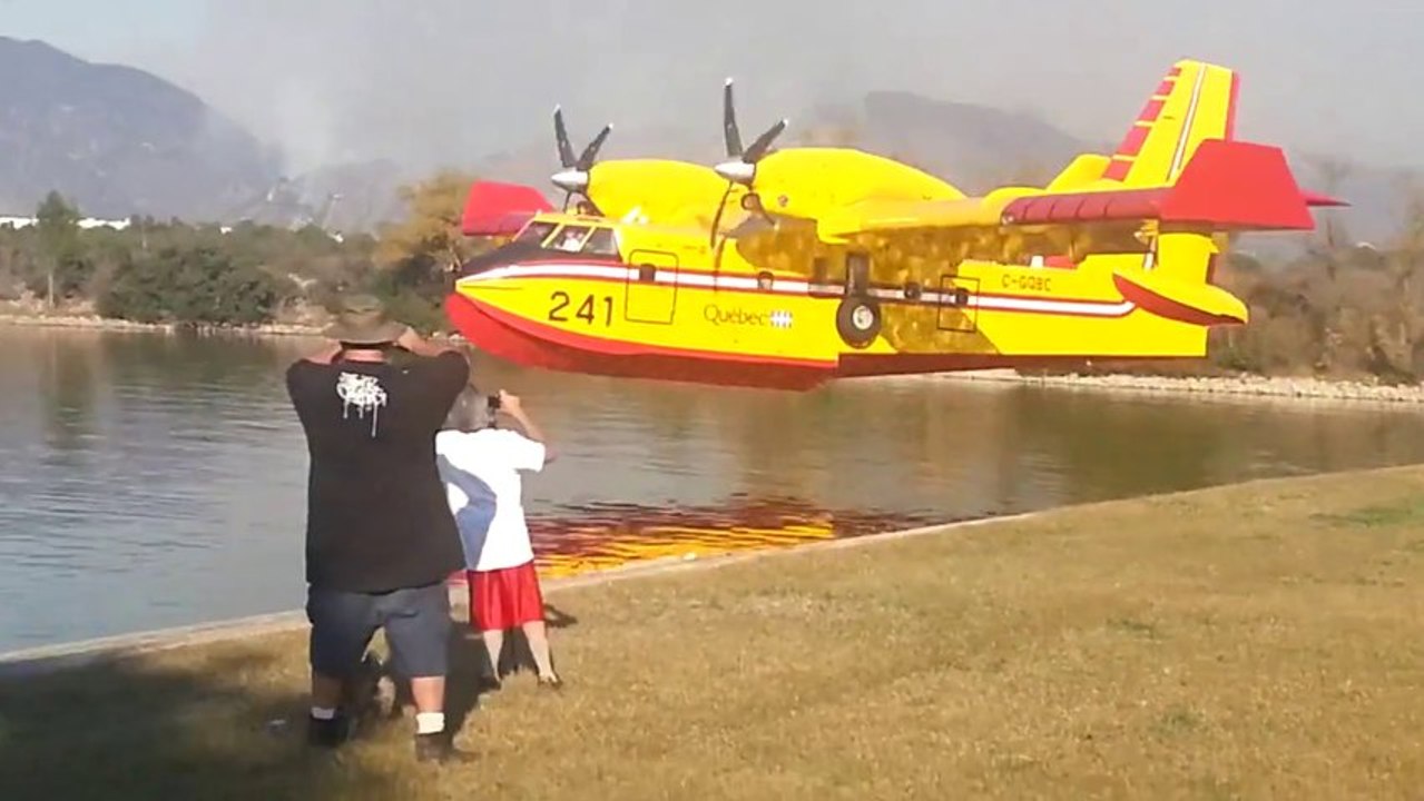 L'entrainement d'un avion bombardier d'eau vu de très près - Vidéo ...