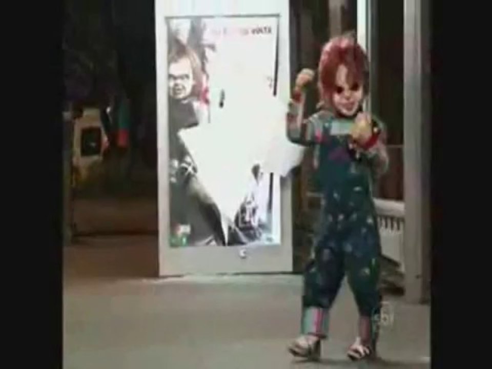 Chucky Bus Stop Scare Prank - video Dailymotion