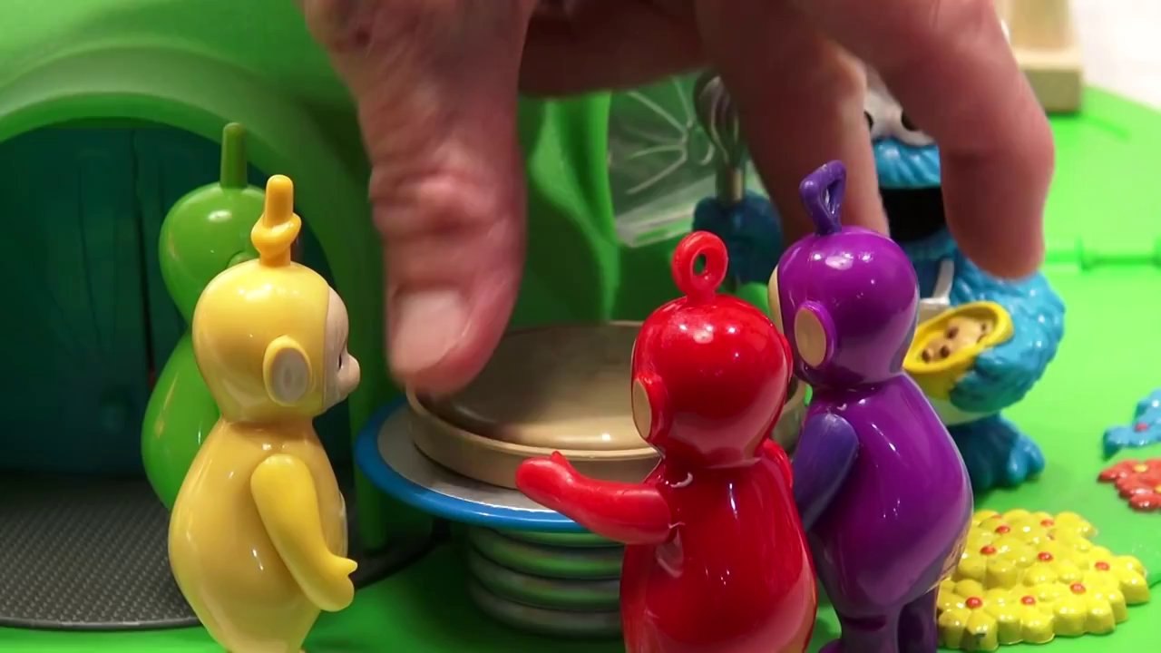 Play Doh Teletubbies eat Cookies made by The Cookie Monster, me want ...