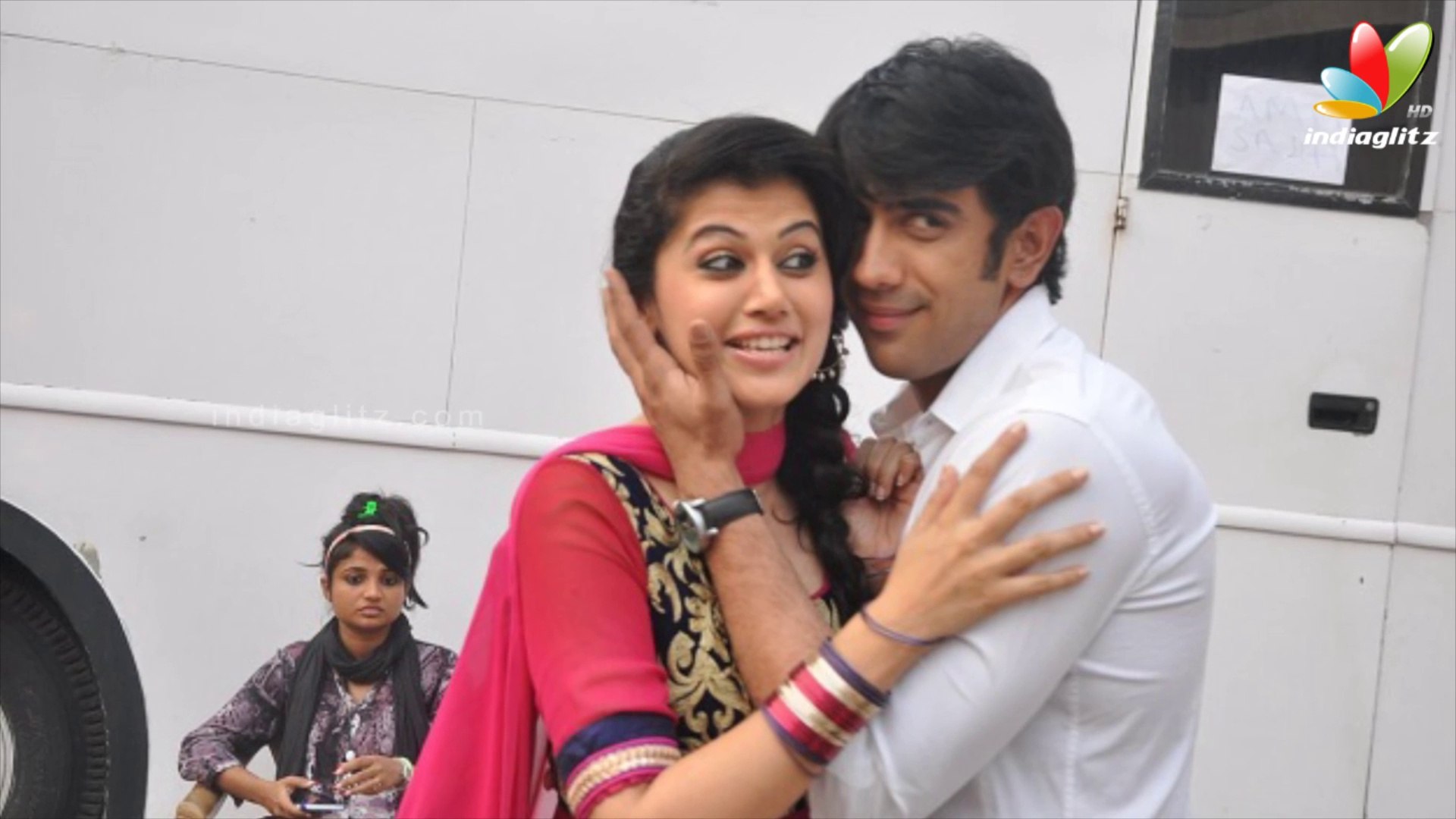 Tapasee Pannu Lip Kiss