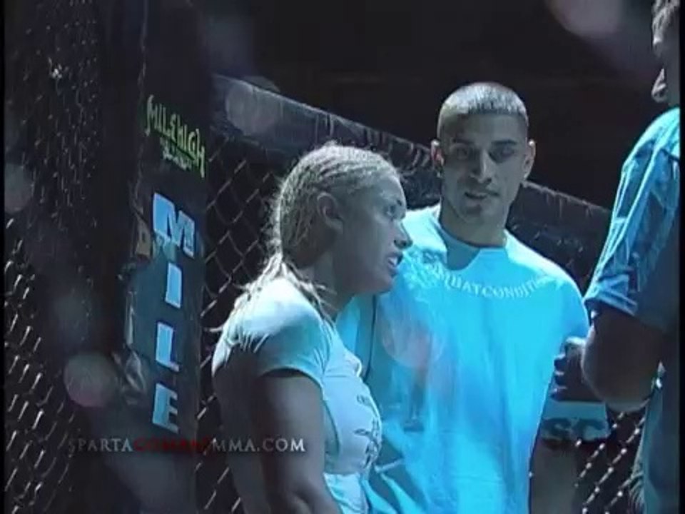 Shannon Sinn vs Courtney Himes - video Dailymotion