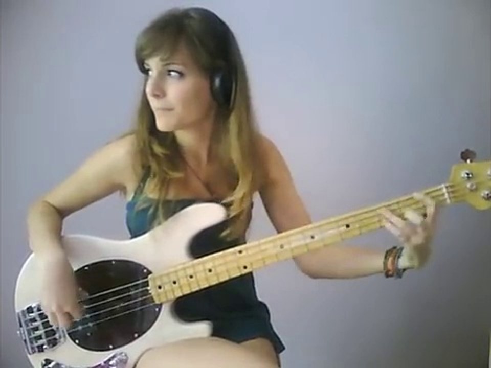Stevie Wonder (Jammin') - by bass guitar player ' Marta Altesa ...