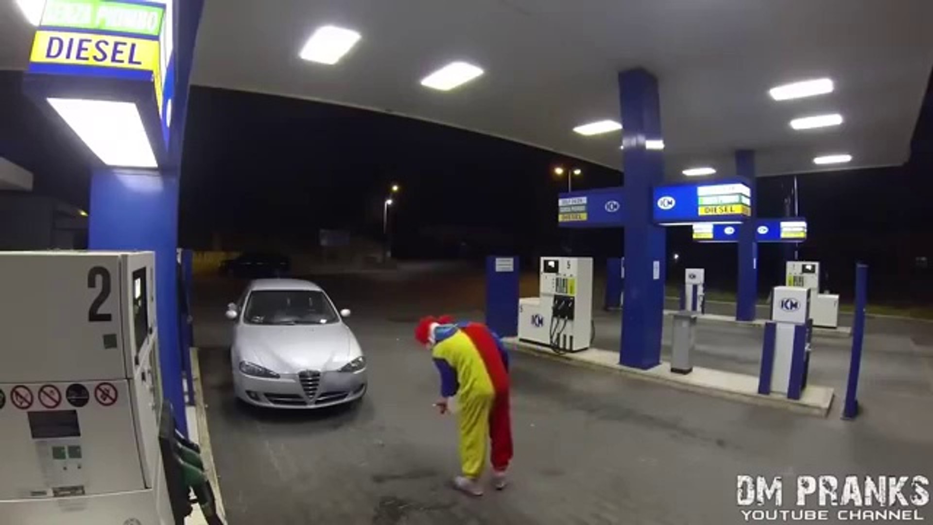 Killer Clown Prank Gas Station