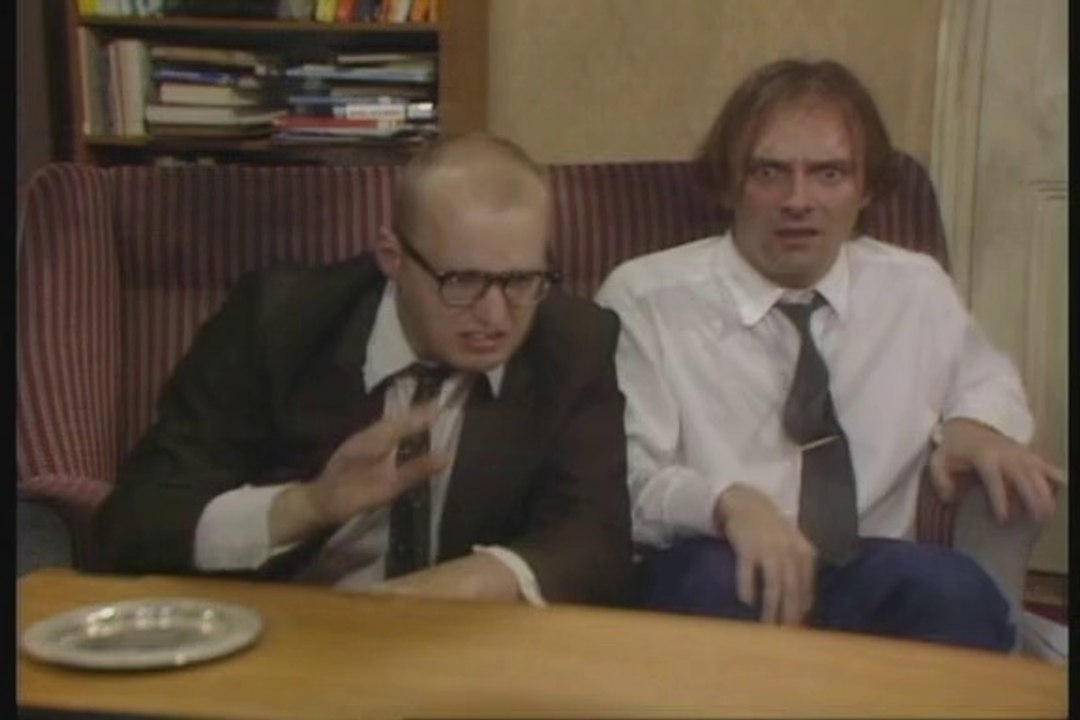 Bottom Season 1 Episode 3 - Contest - video Dailymotion