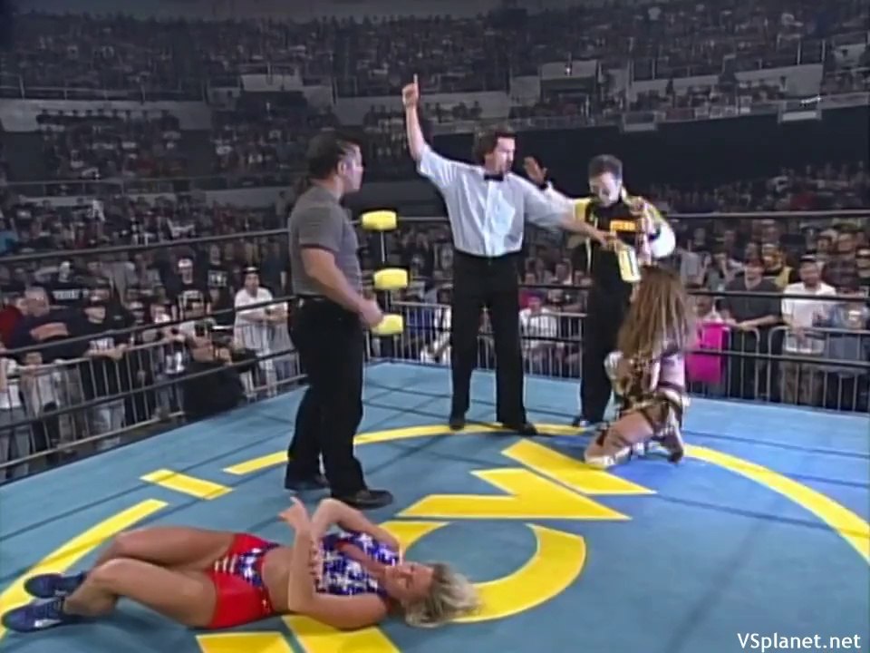 Madusa vs Akira Hokuto - WCW Starrcade 1996 - video Dailymotion