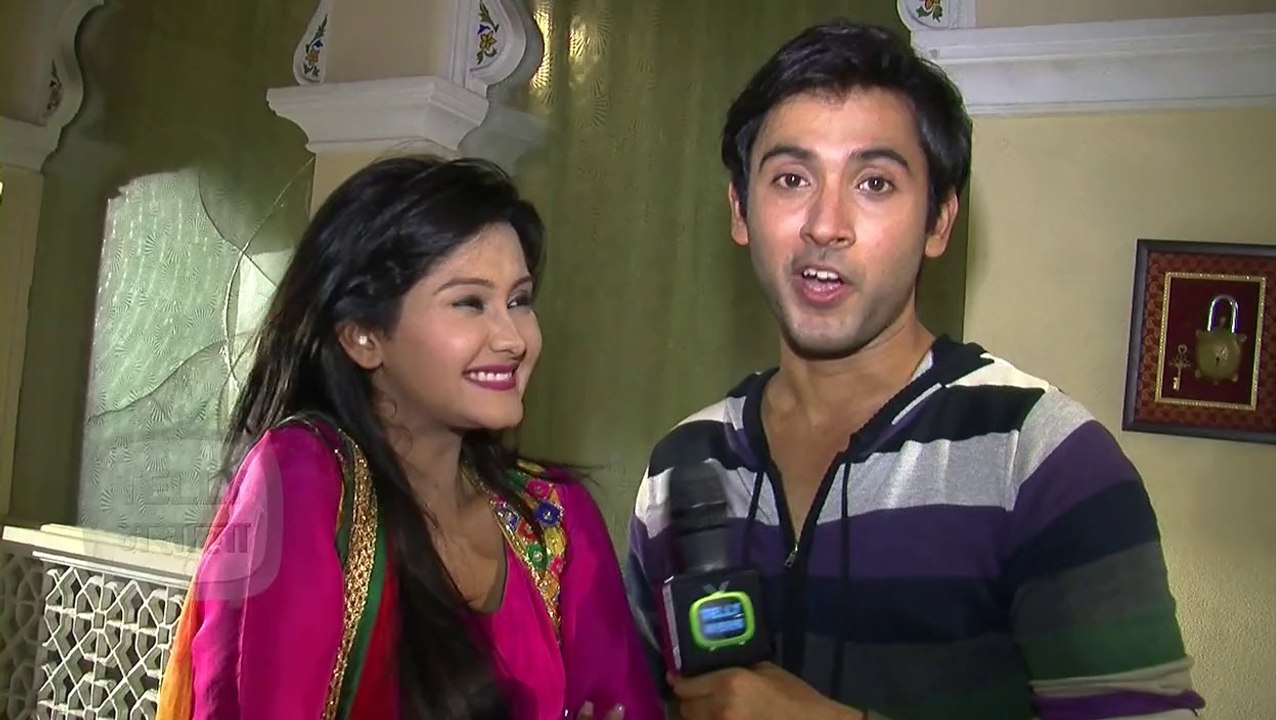 Watch Raj And Avni's Romance In The Kitchen - Aur Pyaar Ho Gaya Zee Tv ...