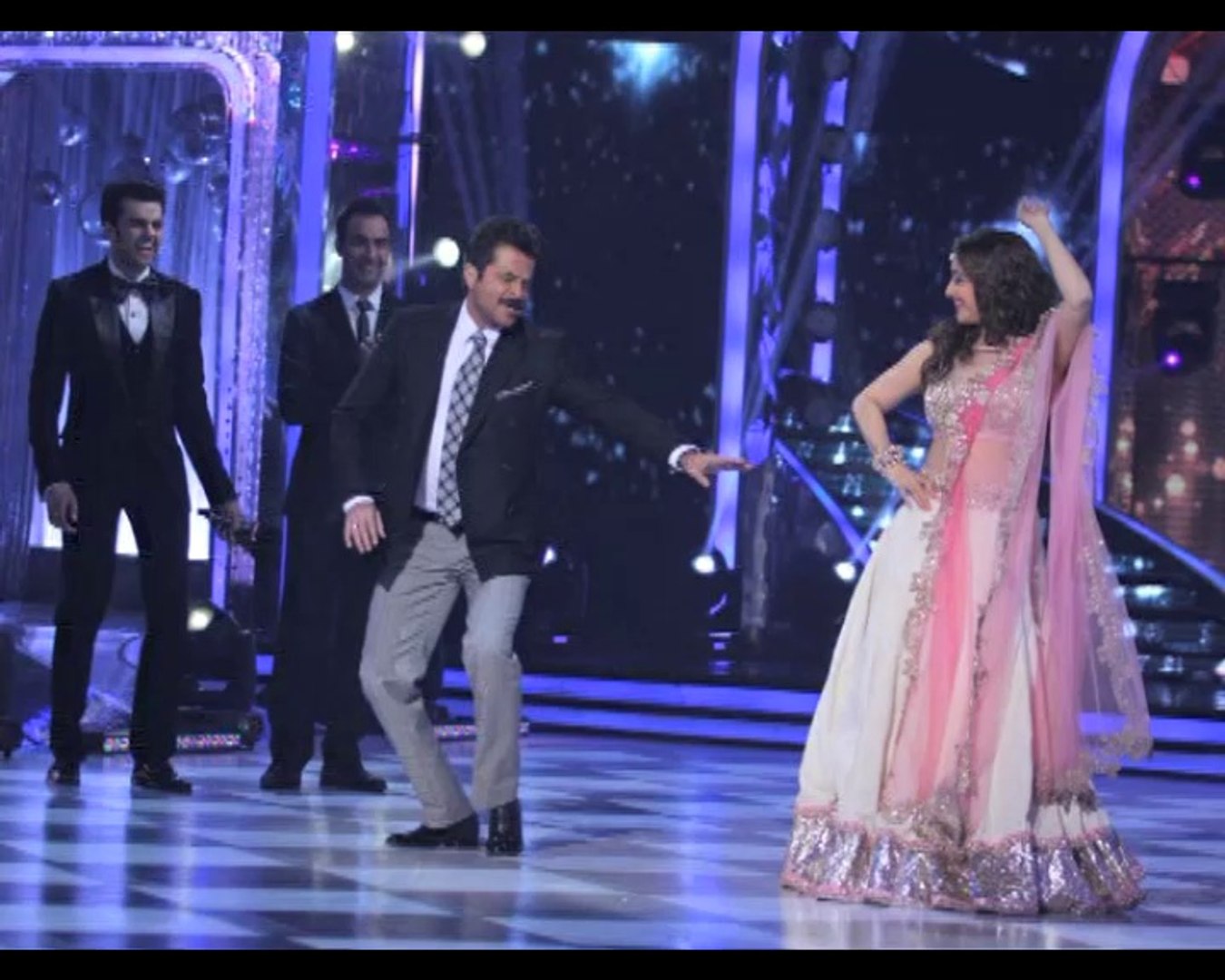 Madhuri Dixit In Jhalak Dikhla Jaa Season 5 Finale