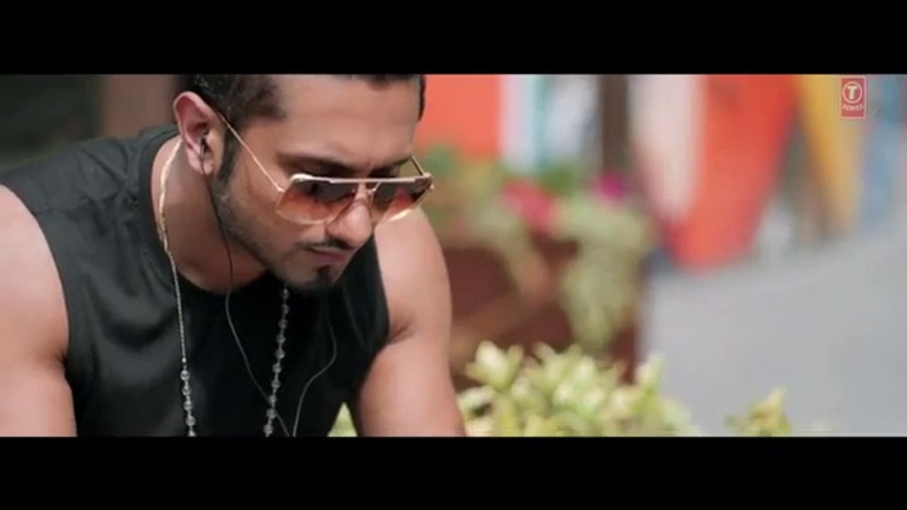 Love DOse Full viedo song by Yo Yo Honey Singh, Urvashi Raultela - Desi ...