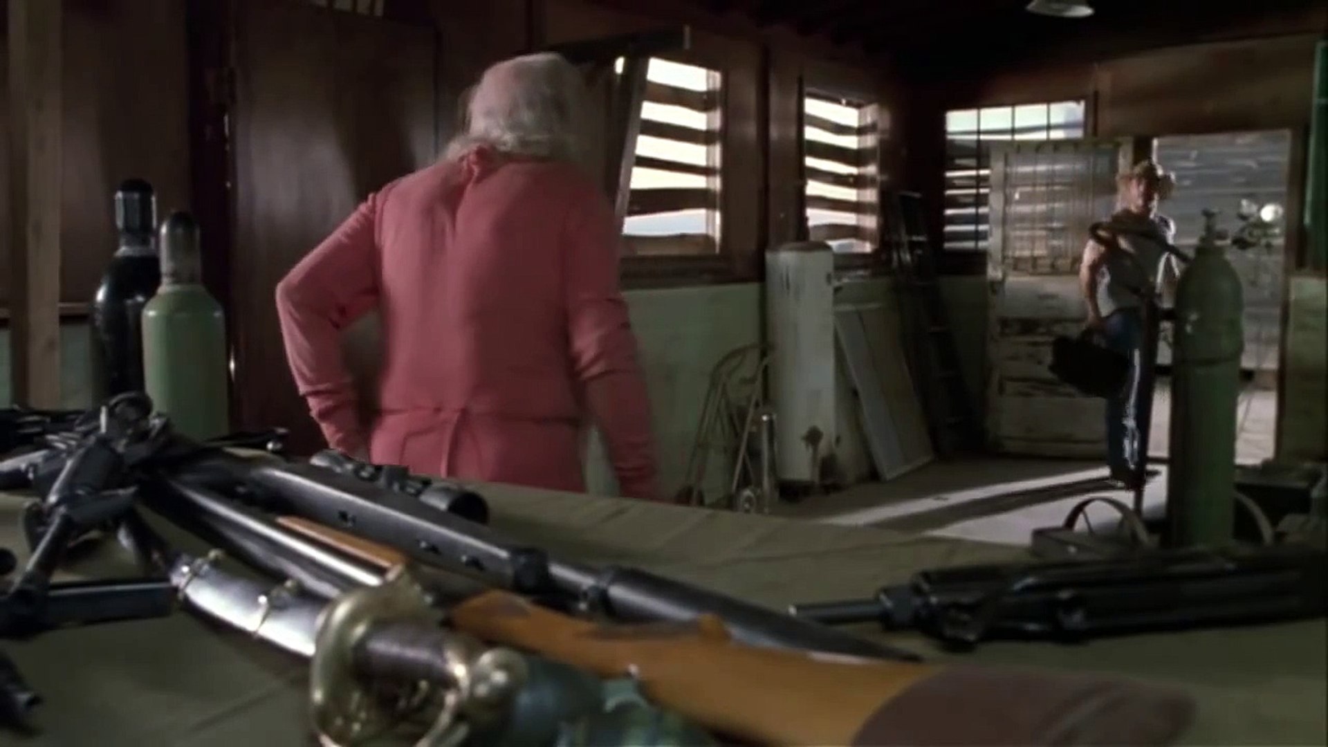 Jumanji Robin Williams Guy With Gun