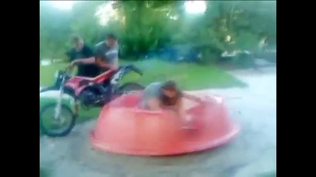 Merry-go-Round FAIL Compilation - video Dailymotion