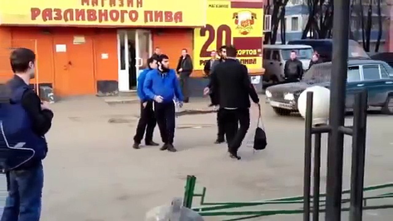 STREET FIGHTING - one russian vs three chechens - video Dailymotion