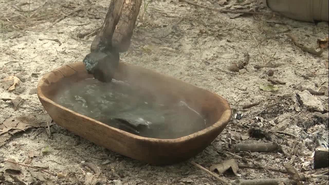 Survival Skills: How to Boil Water with Rocks - video Dailymotion
