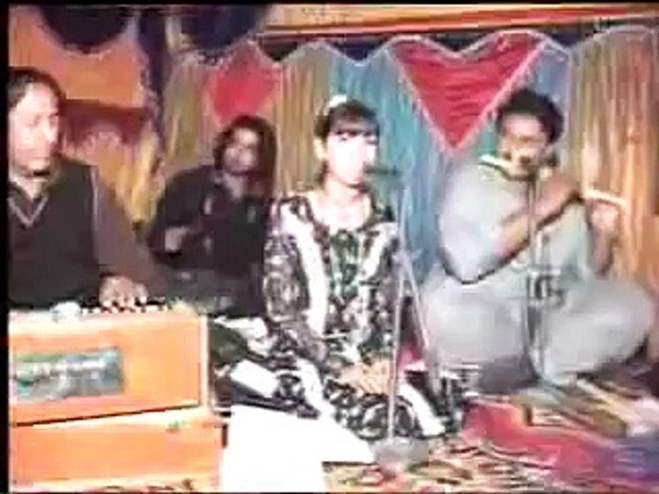 Pakistani talent baby singer fariha singing a song teri meri prem ...