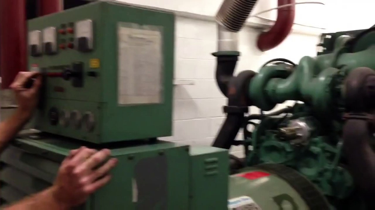 V12 Detroit diesel 12v92 twin turbo cold start - video Dailymotion