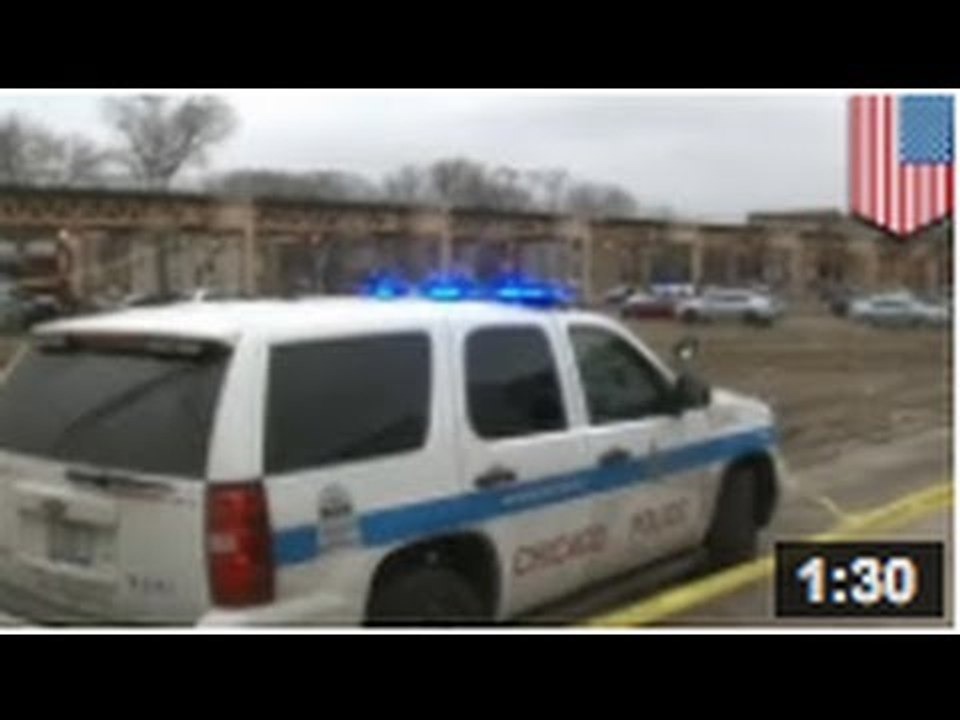 Un dealer se fait attraper par la police en pleine transaction puis se ...