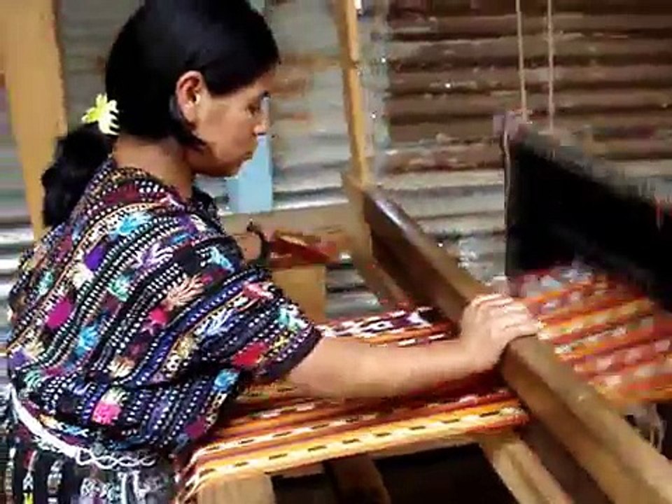 Weaving With Foot Pedal Loom in Guatemala - video Dailymotion