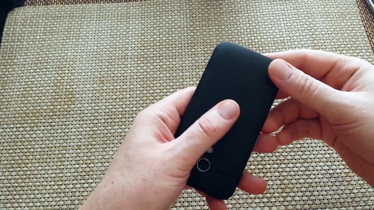 Motorola Moto G android phone remove and install backplate battery back ...