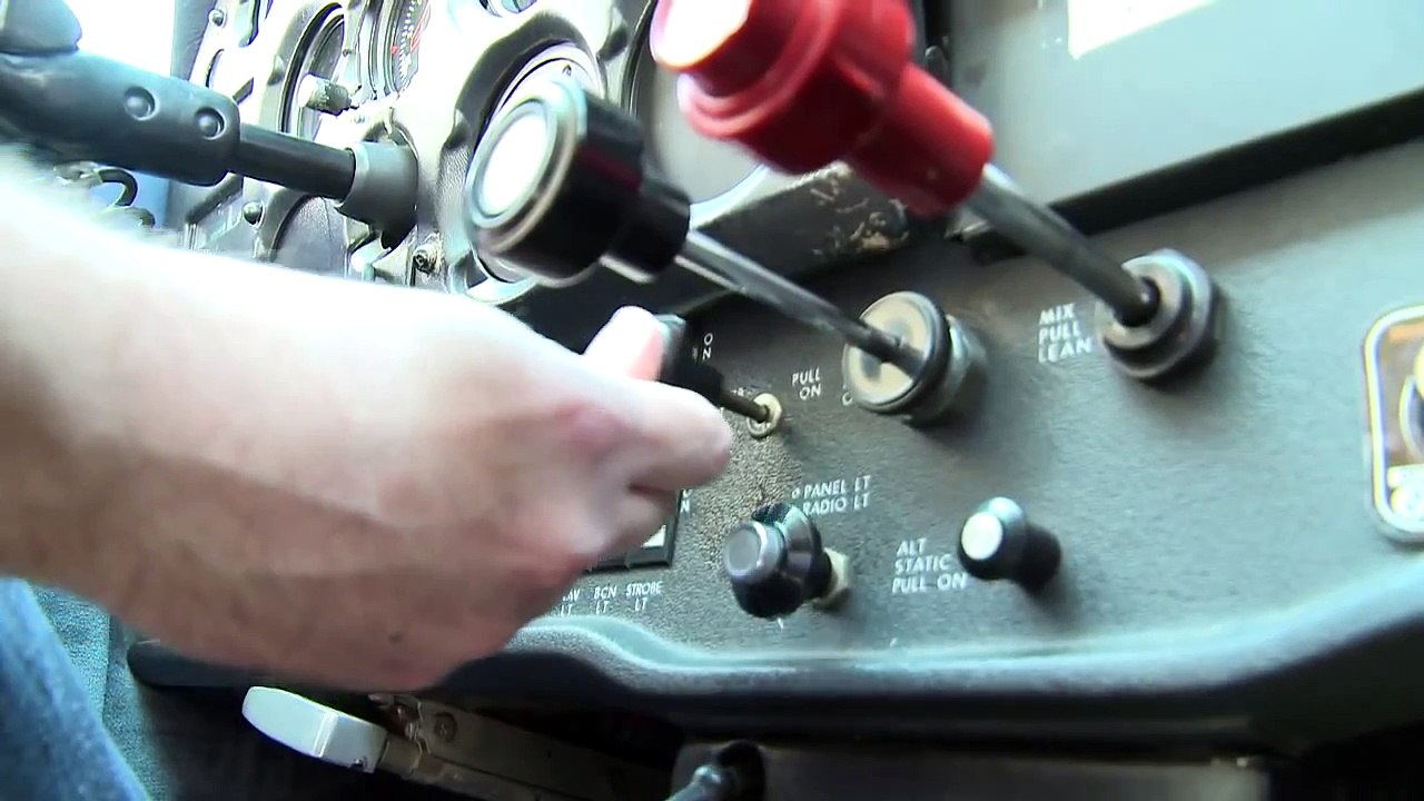 How to Fly A Plane - Cessna 172 Engine Start - video Dailymotion