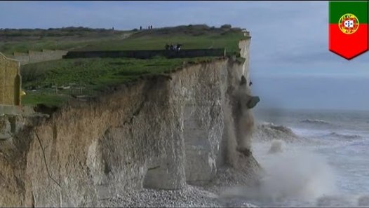 Selfie Death: Parents fall off cliff in Cabo da Roca while kids watch ...