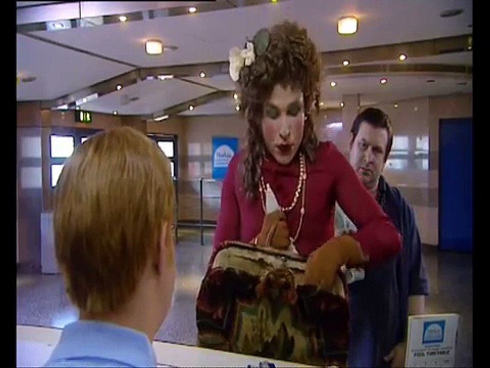 Little Britain - Emily Howard at the Swimming Pool - video Dailymotion
