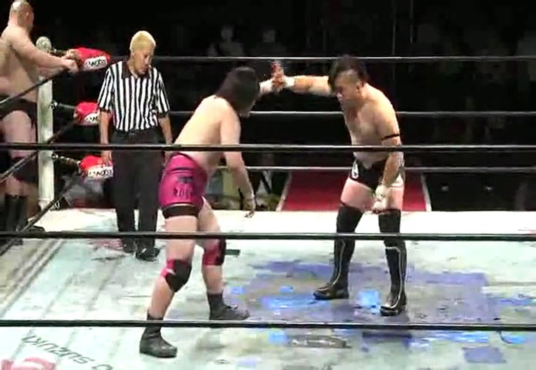 Daisuke Sekimoto, Yuji Okabayashi & Hideyoshi Kamitani vs. Kazuki ...