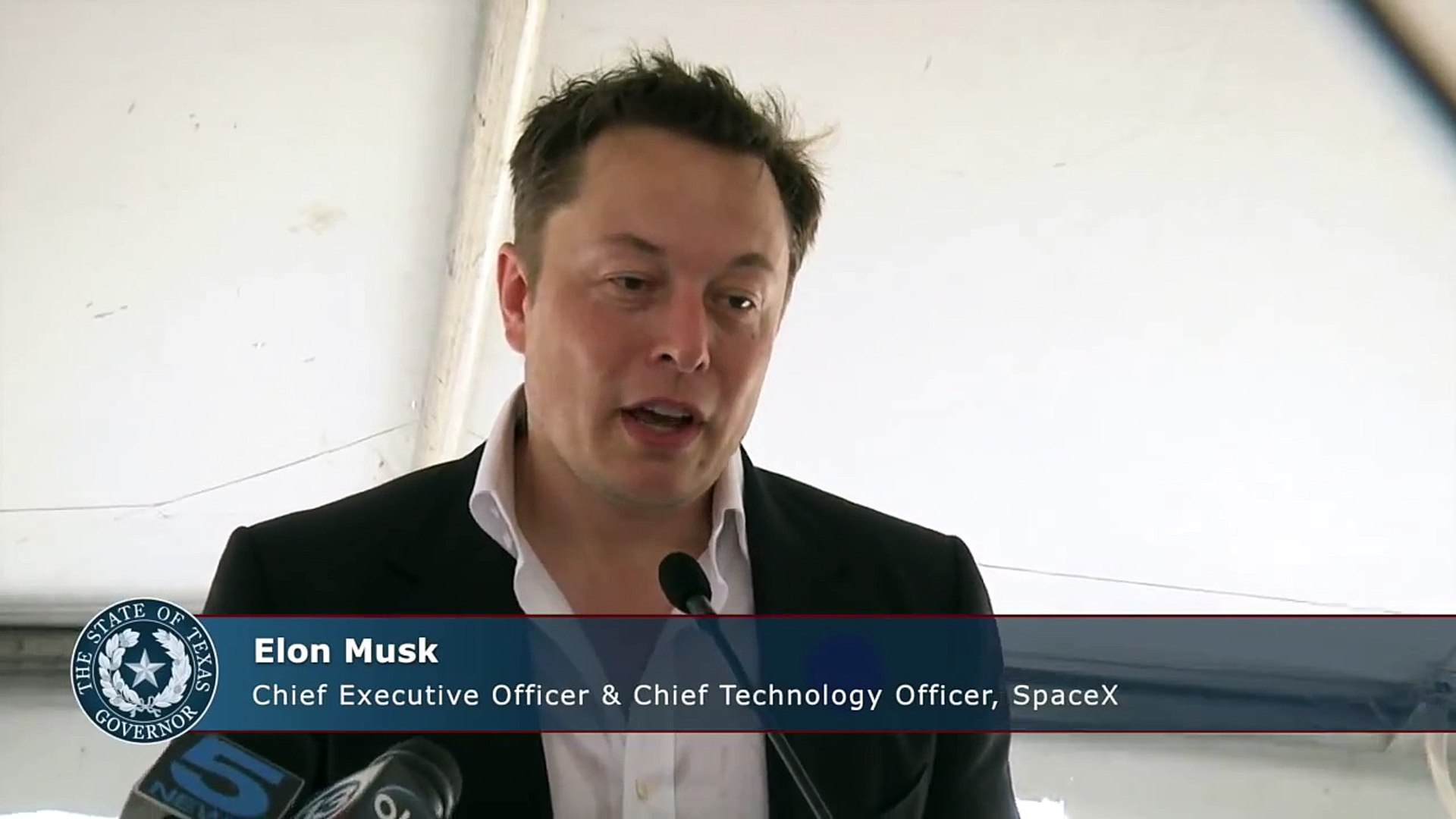 Elon Musk Unveils the Tesla Semi Truck Elon Musk Unveils the Tesla Semi Truck