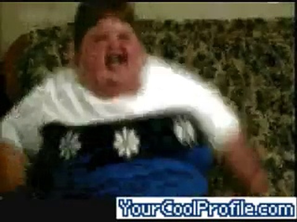 Fat kid dancing to the Benny Hill Theme song! - video Dailymotion