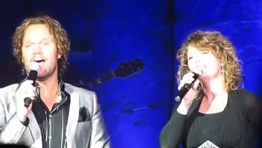 David Phelps and his sister! - video dailymotion