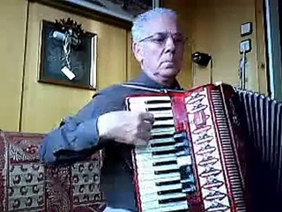 ΤΟ ΤΡΕΝΟ ΦΕΥΓΕΙ ΣΤΙΣ ΟΚΤΩ Μ. ΘΕΟΔΩΡΑΚΗΣ 1925 - video Dailymotion