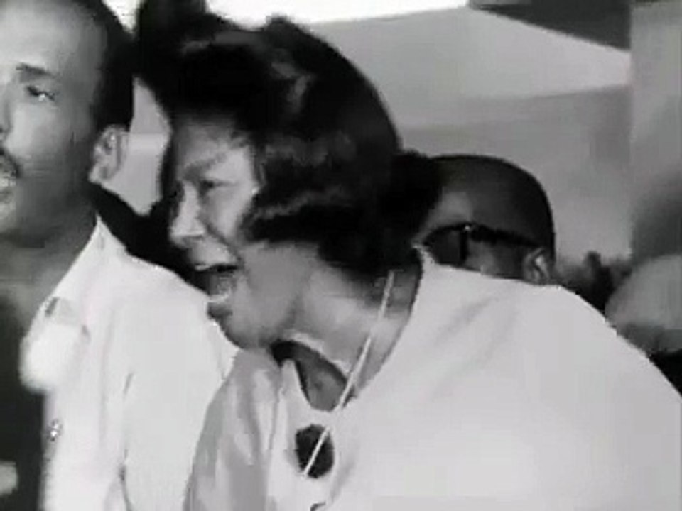 Mahalia Jackson singing & Martin Luther King Jr preaching at Church ...