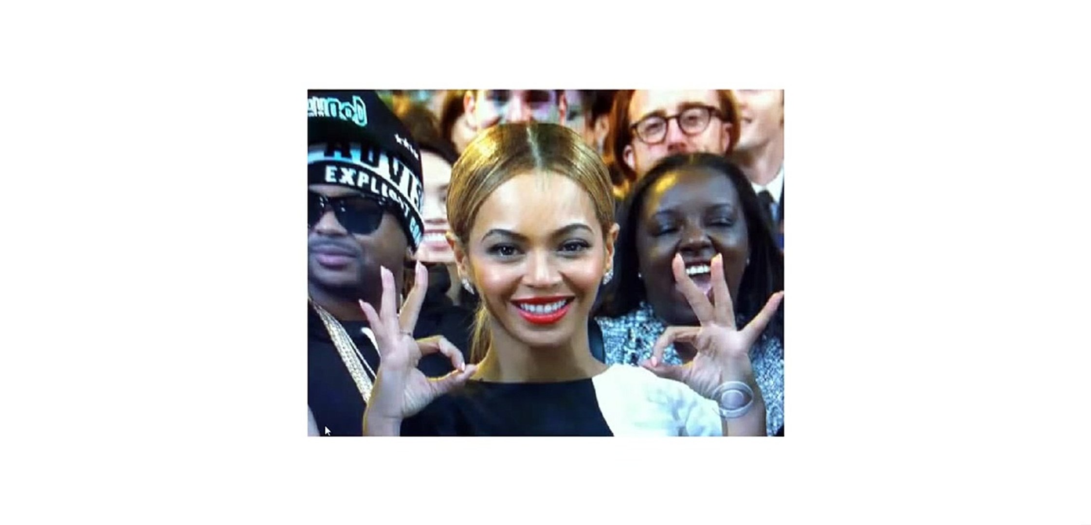 Beyonce Doing The Devil Signs